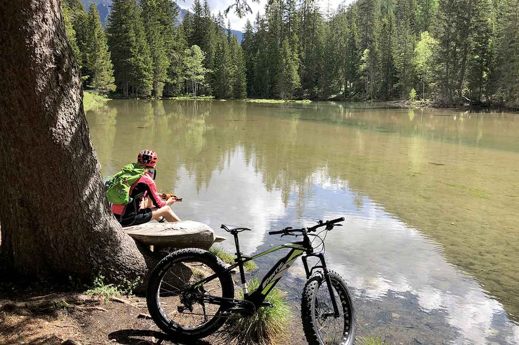 Escursione in E-Bike a Forcella Lerosa - Dolomiti SkiRock