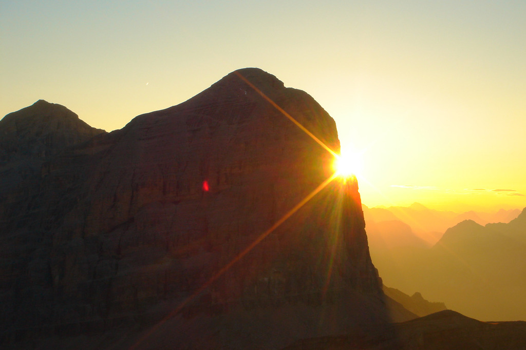 Saluto al Sole in Dolomiti, Surya Namaskara - Dolomiti SkiRock