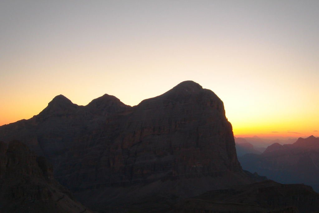 Saluto al Sole in Dolomiti, Surya Namaskara - Dolomiti SkiRock