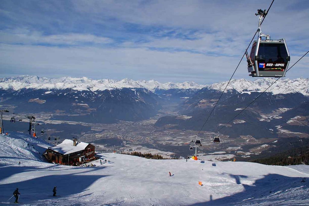 Five-Star Ski Safari in the Dolomites - Dolomiti SkiRock