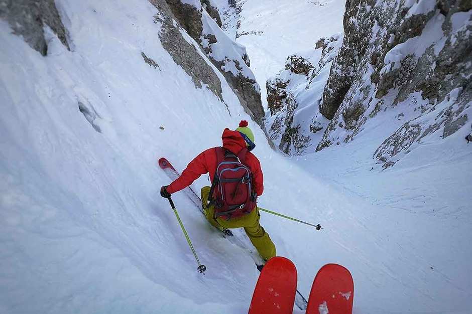 Extreme Skiing in Cortina at Vallençant Couloir - Dolomiti SkiRock